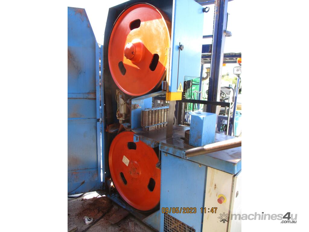 Used 2009 stenner ST100R Wood bandsaw (939132)