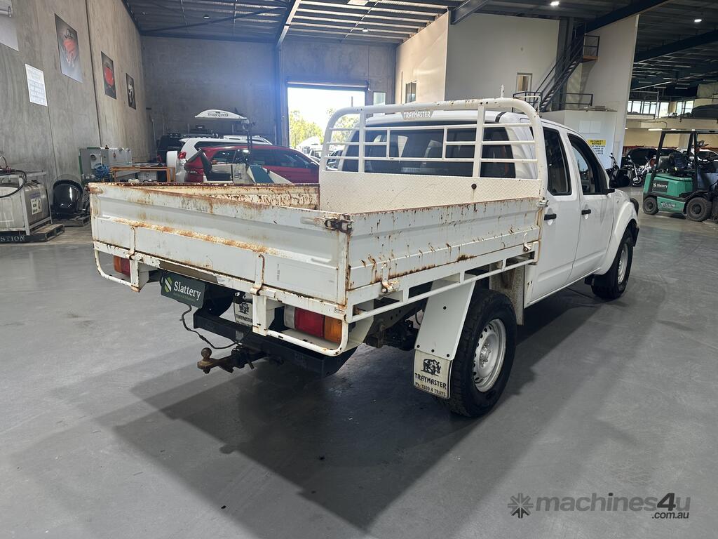 Buy Used 2011 Nissan 2011 Nissan Navara RX Diesel Utes in , - Listed on ...