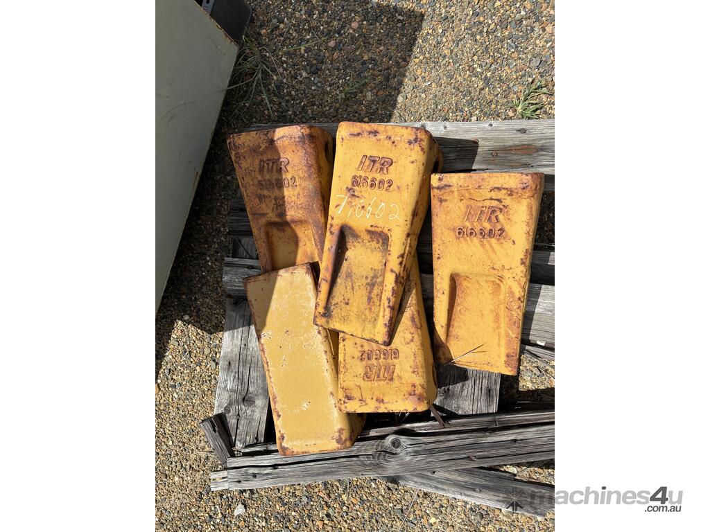 Used ITR Bucket Teeth on Pallet (1081833) - Listed on Machines4u