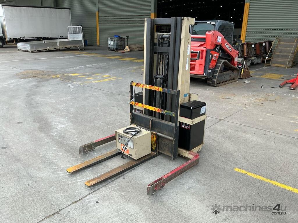 Used Crown Crown 20MTT130AE Walk Behind Forklift Walkie Stackers ...