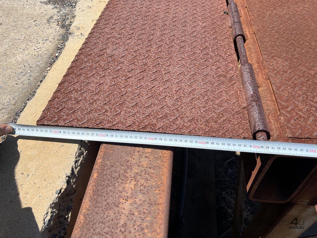 Used 1 x HD Steel Service Ramp (1178533)
