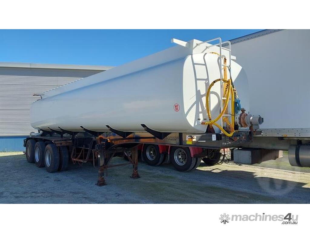 Buy Used howard porter HP TRI 470 Flat Top Trailer in , - Listed on ...