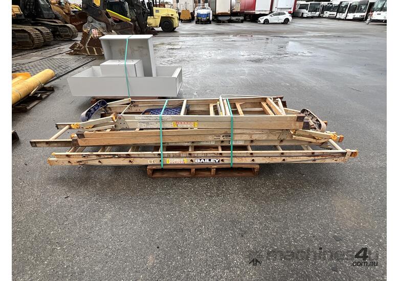Used Pallet of 4x Ladders Ladders in , - Listed on Machines4u