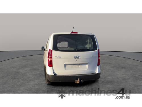 Buy Used hyundai 2016 Hyundai iLoad Diesel Vans (1132834) - Listed on ...