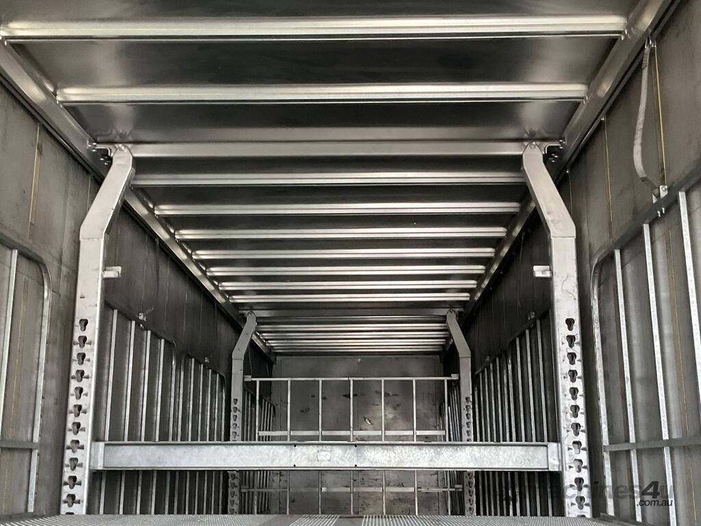 Buy Used 2022 krueger ST3-38 Trailers (1135034) - Listed on Machines4u