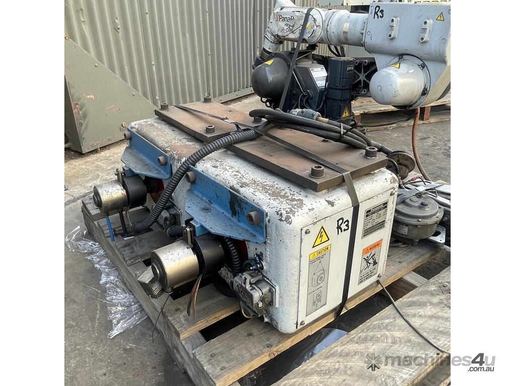 Used panasonic PanaRobo VR-006CEIII YA-1KAR61Y Welding Robot in OTTOWAY, SA