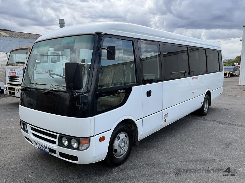 Buy Used 2009 Mitsubishi 2009 Mitsubishi Rosa Bus Mini bus in ...