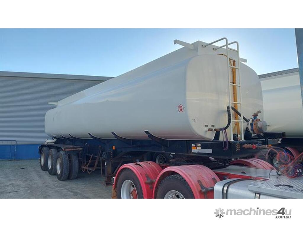 Buy Used howard porter HP TRI 470 Flat Top Trailer in , - Listed on ...