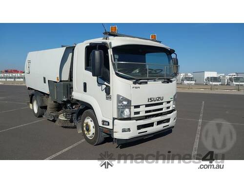 Buy Used Isuzu FSR Trucks (1100635) - Listed on Machines4u
