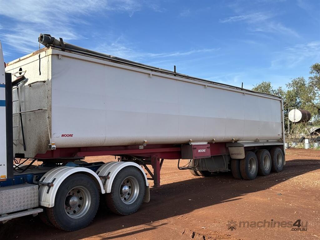 Buy Used 2011 moore 2011 MOORE TIPPER Trailers (1117035) - Listed on ...