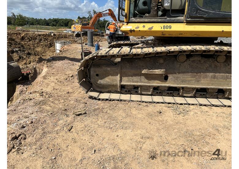 Used 2018 komatsu PC300 LC 8M0 Excavator (1073536) - Listed on Machines4u