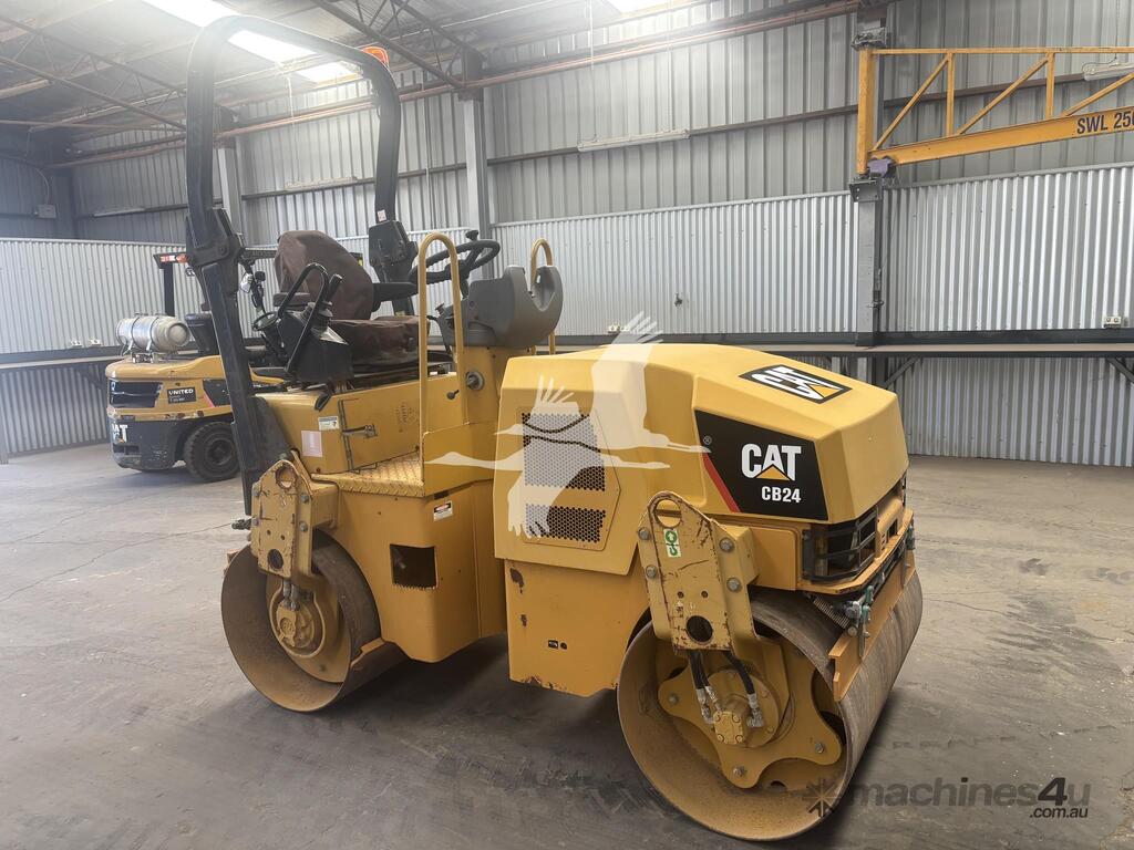 Used 2008 Caterpillar CB24 Roller Vibrating (1084036)