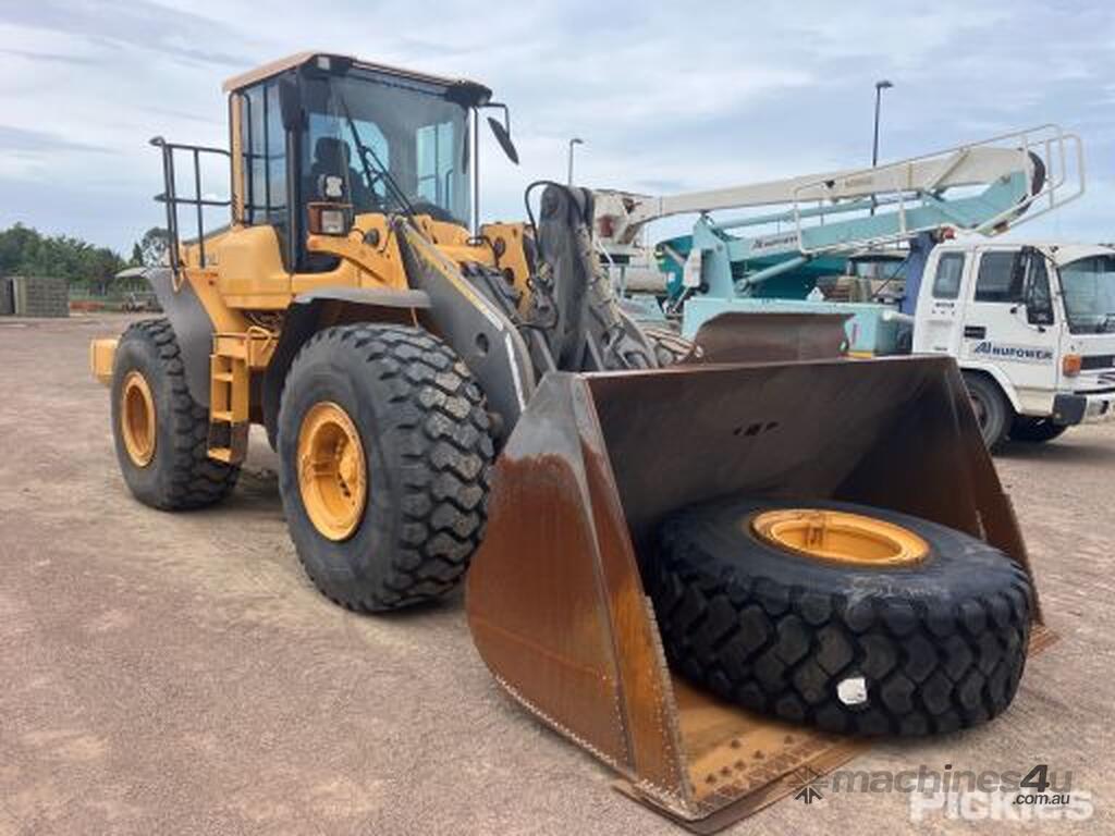Used Volvo L110F Tool Carrier Loader in , - Listed on Machines4u