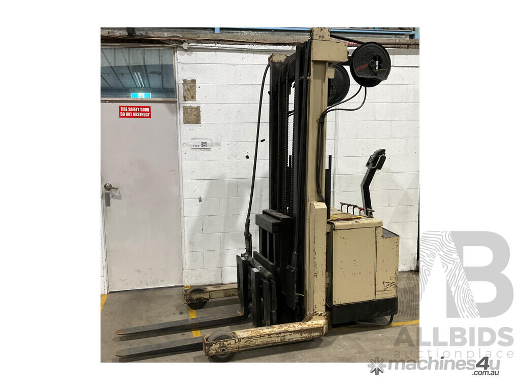 Used Crown 30WRTT210 Walkie Stackers (1118337) - Listed on Machines4u