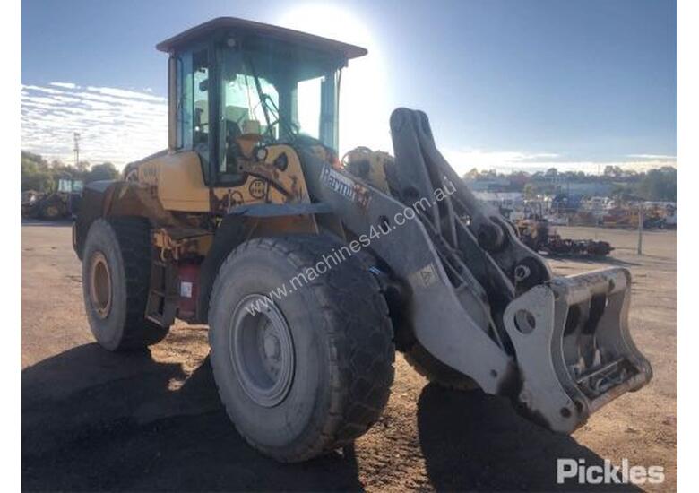 Used Volvo L120F Wheeled Loader in , - Listed on Machines4u