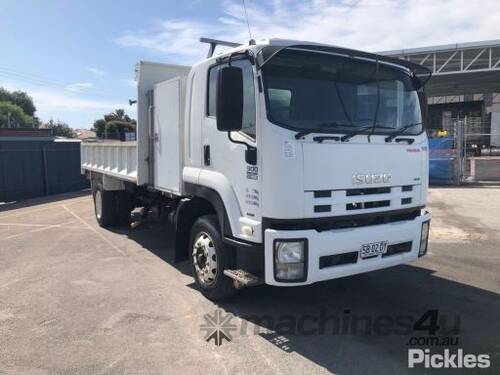Buy Used Isuzu 2010 Isuzu FTR900 LWB Pantech Truck in , - Listed on Machines4u