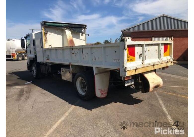 Buy Used Isuzu 2010 Isuzu FTR900 LWB Pantech Truck in , - Listed on Machines4u