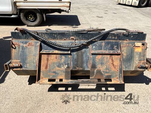 Used CAT CAT Skid-steer Broom Attachment in , - Listed on Machines4u