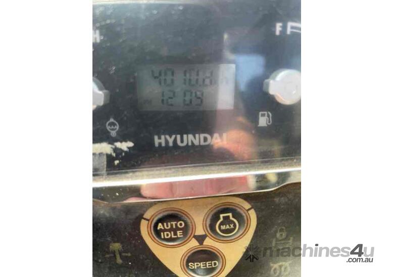 Used 2016 hyundai R55-9 Excavator (1073939) - Listed on Machines4u