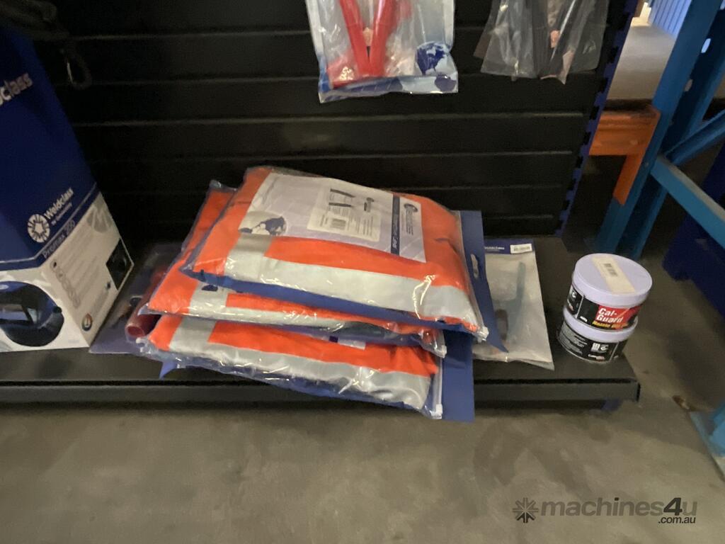 Used Miscellaneous Contents On Shelves Only (1098439)