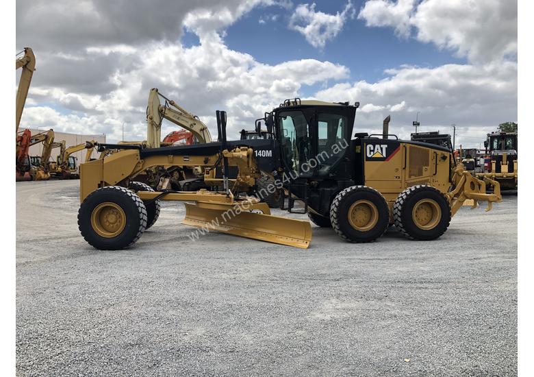 Used 2013 Caterpillar 140M Grader in , - Listed on Machines4u