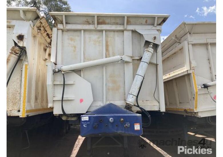 Buy Used unbranded Unbranded Tri Axle Side Tipper Side Tipper Trailers ...