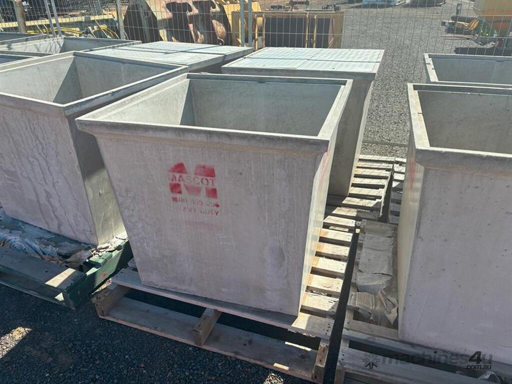 Used QTY X 2 MASCOT GRC PITS WITH METAL LIDS QTY X 2 MASCOT GRC PITS ...