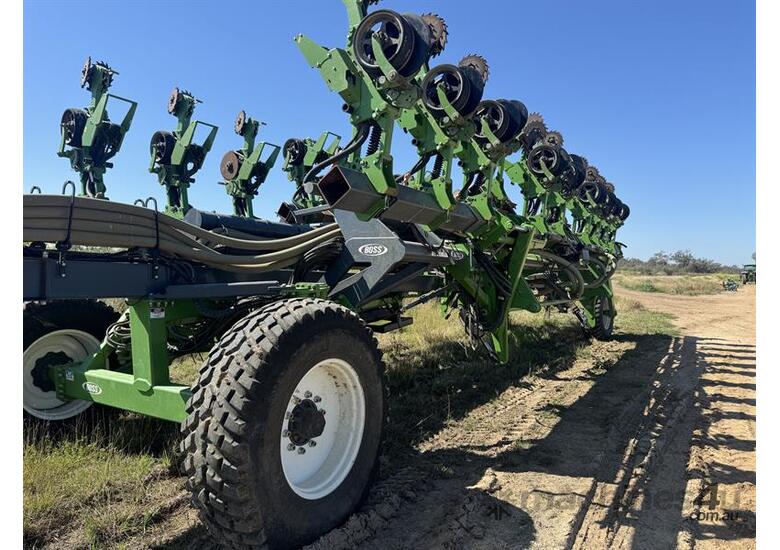 Used 2015 boss 2015 BOSS 24m Precision Planter Tractor Planters in ...