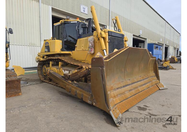Used 2011 komatsu D155AX-6 Dozer (1142104) - Listed on Machines4u