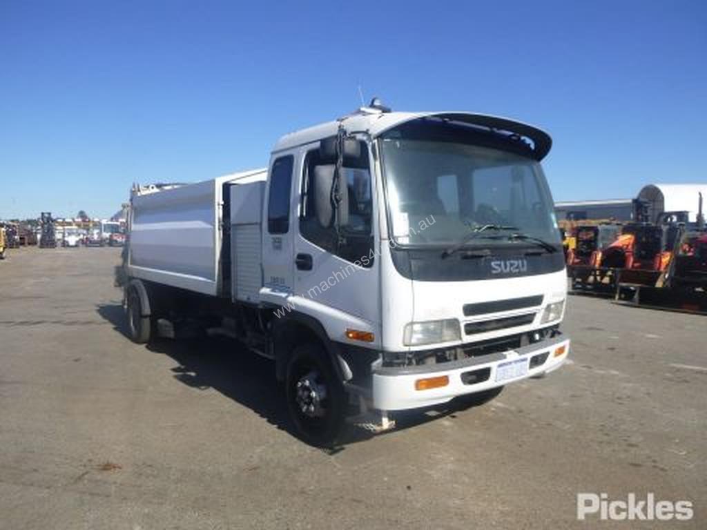 Buy Used Isuzu FRR500 Tipper Trucks in , - Listed on Machines4u