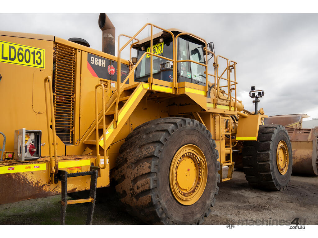 Used 2011 Caterpillar 988H Loader - High Lift Wheel Loader in Paget ...