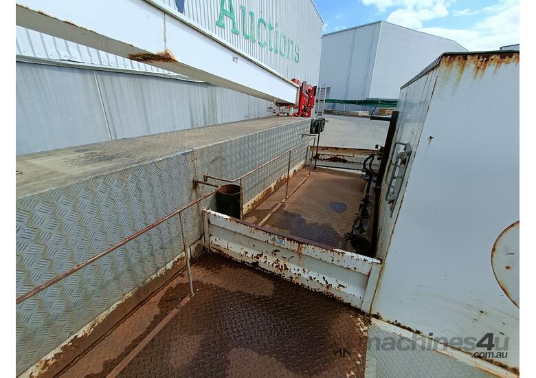 Buy Used 2005 Hino 2005 Hino FD1J 4x2 Service Truck Trucks (1040940) - Listed on Machines4u