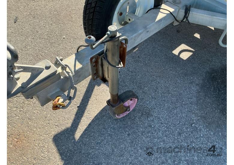 Buy Used 2013 Data Signs 2013 Data Signs Single Axle Sign Board Trailer ...