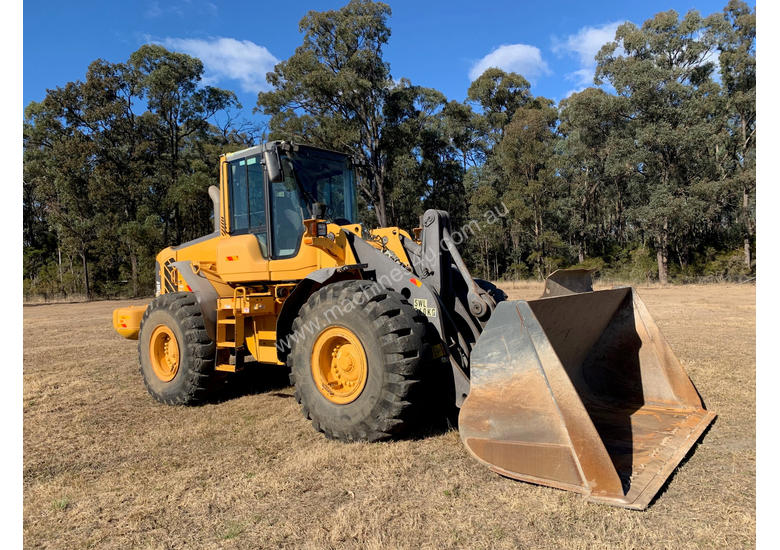 Used Volvo L110F Wheel Loader in , - Listed on Machines4u