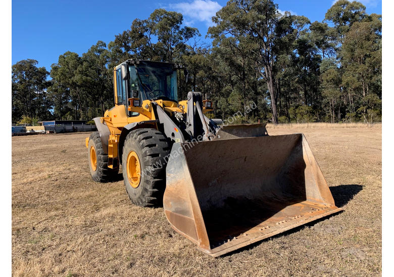Used Volvo L110F Wheel Loader in , - Listed on Machines4u