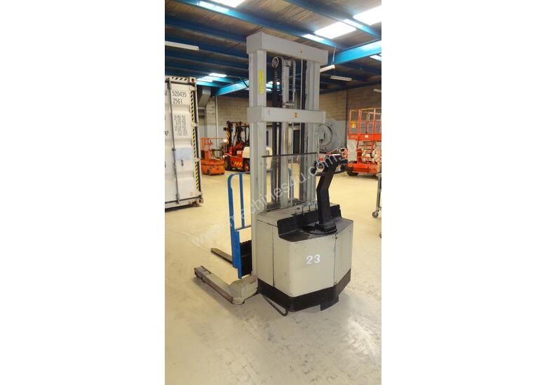 Used Crown Crown 25WRTL160 - Electric Walk Behind Reach Stacker Walk ...