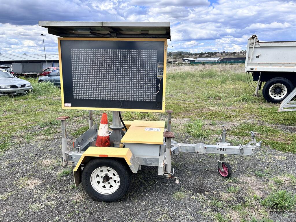 Buy Used 2014 Data Signs 2014 Data Signs SATS Sign Board Trailers in ...