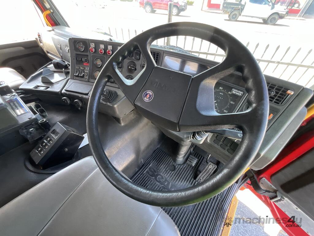 Buy Used 1995 scania 1995 Scania P113H 8x4 Service Truck Trucks ...