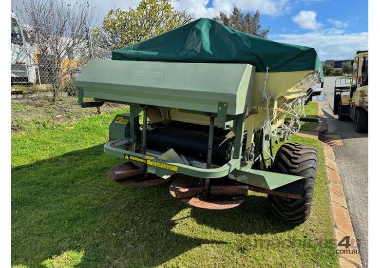 Used 2016 Custom Multispreader 2 5 Tonne Twin Spin PTO 2016 3PL ...