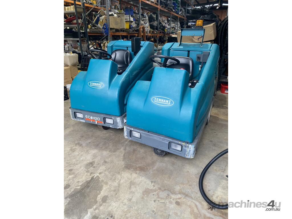 Used 2013 tennant T15 Ride On Floor Scrubber (201642)