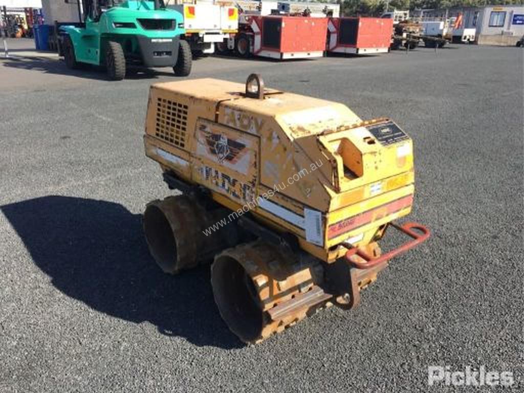Buy Used stone Stone TR34R Box Trailer in , - Listed on Machines4u