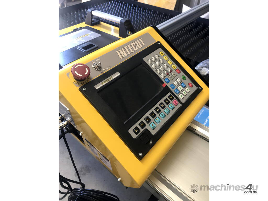 New Macro Cut The MACRO Spark 1200 machine 1 2x2m water table ...