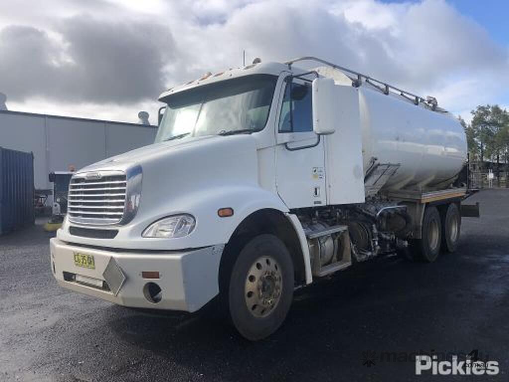 Buy Used Freightliner FLX Tipper Trucks in , - Listed on Machines4u
