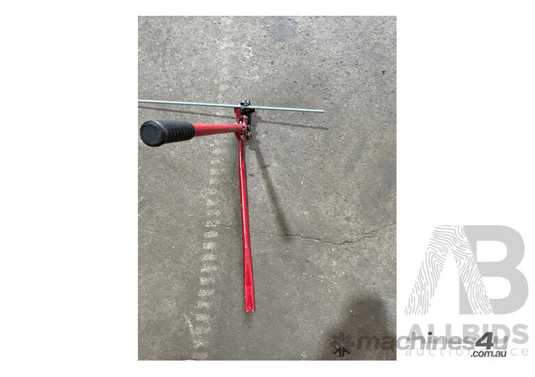 Used HIT 740mm Threaded Rod Cutter Pipe Cutters in , - Listed on Machines4u