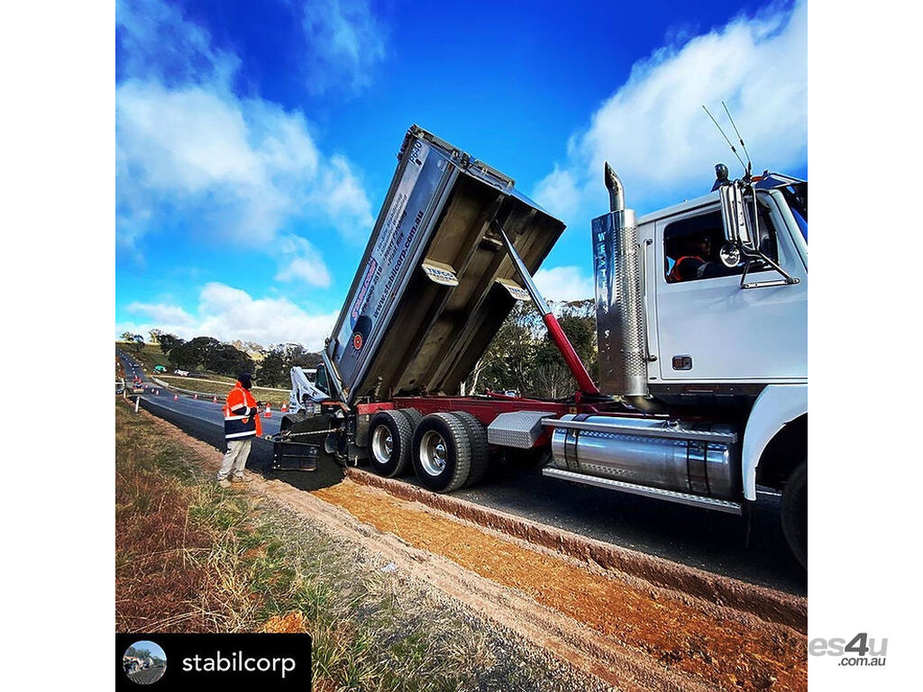 New ShoulderMaster SM2100 Road Paver (992342)