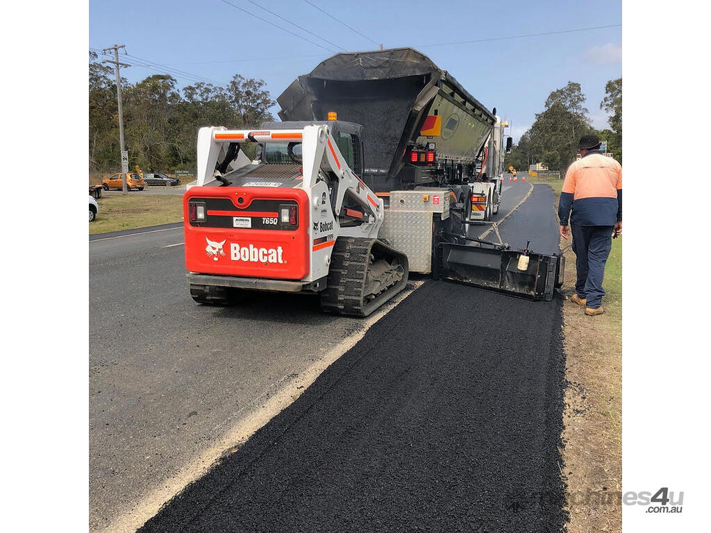 New ShoulderMaster SM2100 Road Paver (992342)