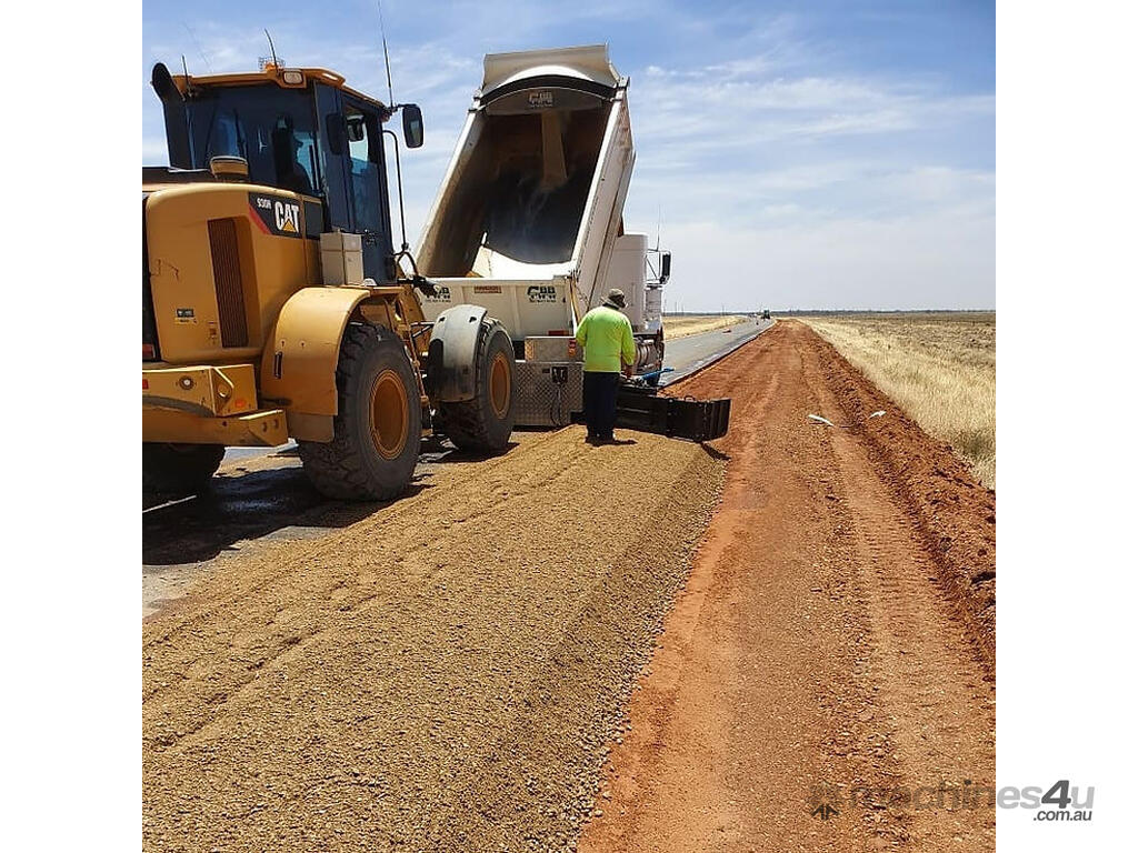 New ShoulderMaster SM2100 Road Paver (992342)