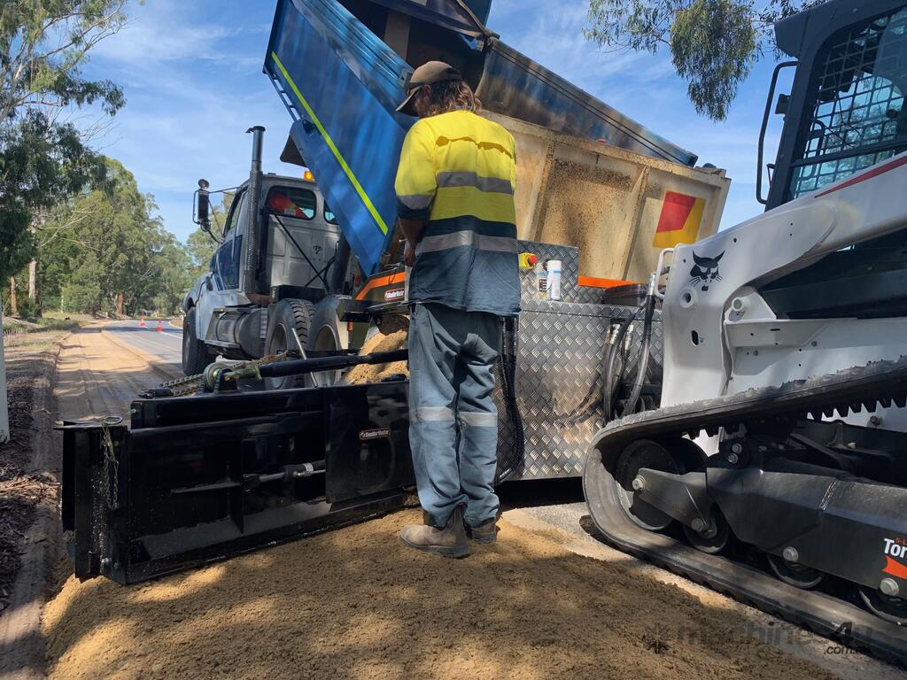 New ShoulderMaster SM2100 Road Paver (992342)