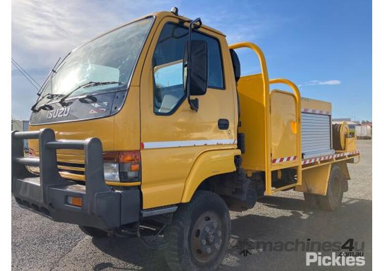 Buy Used Isuzu NPS300 Service Trucks in , - Listed on Machines4u