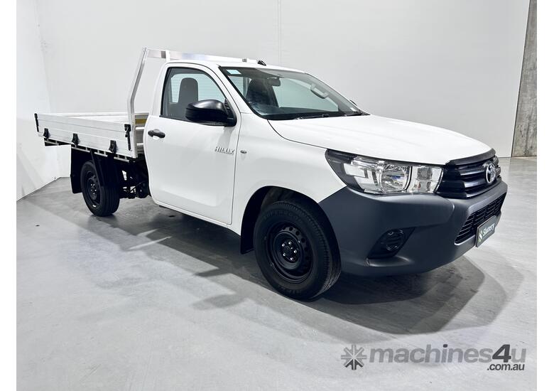 Buy Used 2016 Toyota 2016 Toyota Hilux Workmate Petrol Utes in ...
